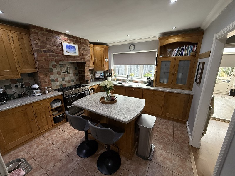 Marshall & Cross | Property Details